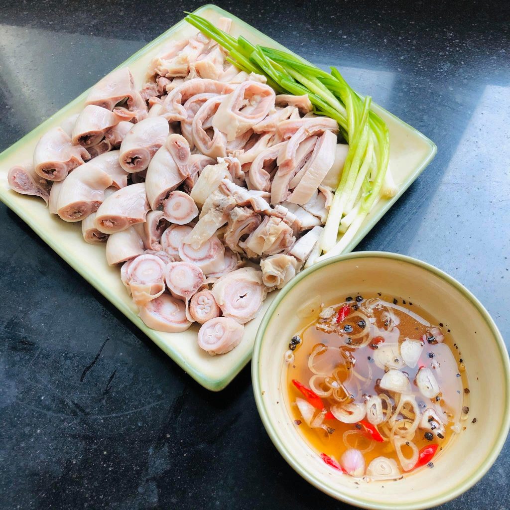 Cách Luộc Tràng Lợn Ngon, Trắng Giòn, Không Bị Hôi