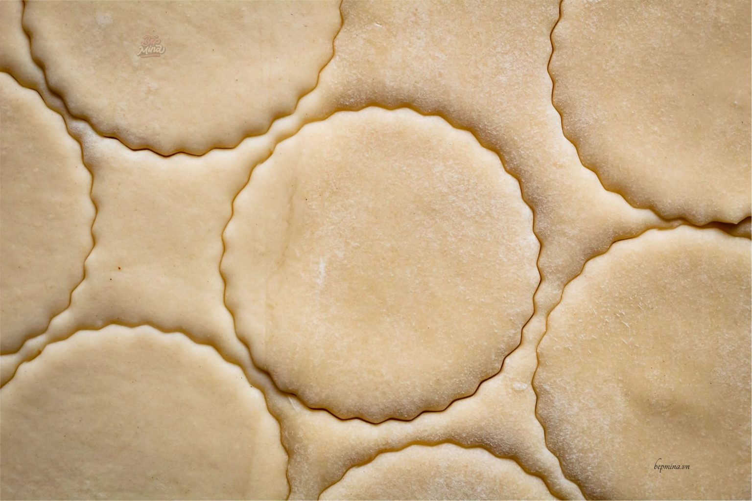 Cách làm bánh Pateso Pate Chaud ngàn lớp nhân thịt ngon nức