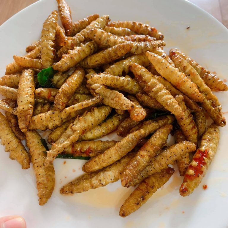 Cách Làm Tằm Rang Lá Chanh Ngon Giòn, Thơm Béo