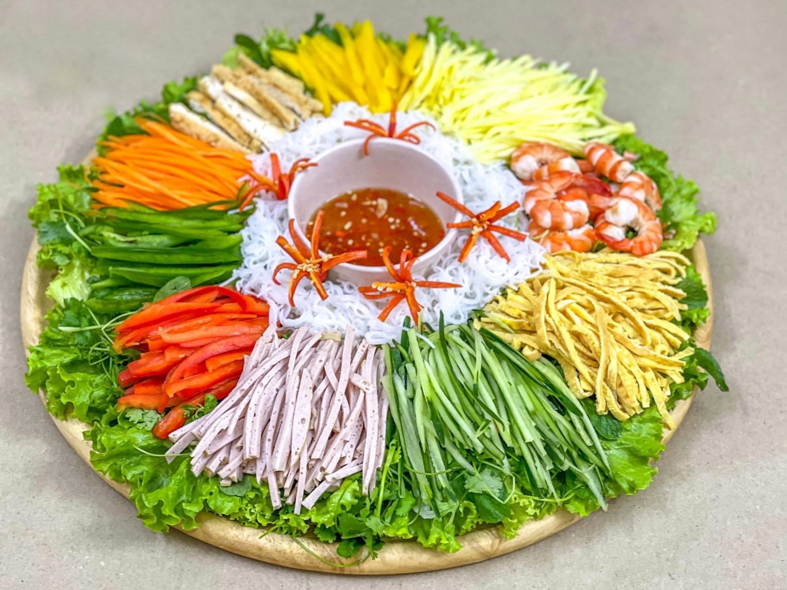 Cách Làm Phở Cuốn Thịt Lợn Đơn Giản Mà Siêu Ngon