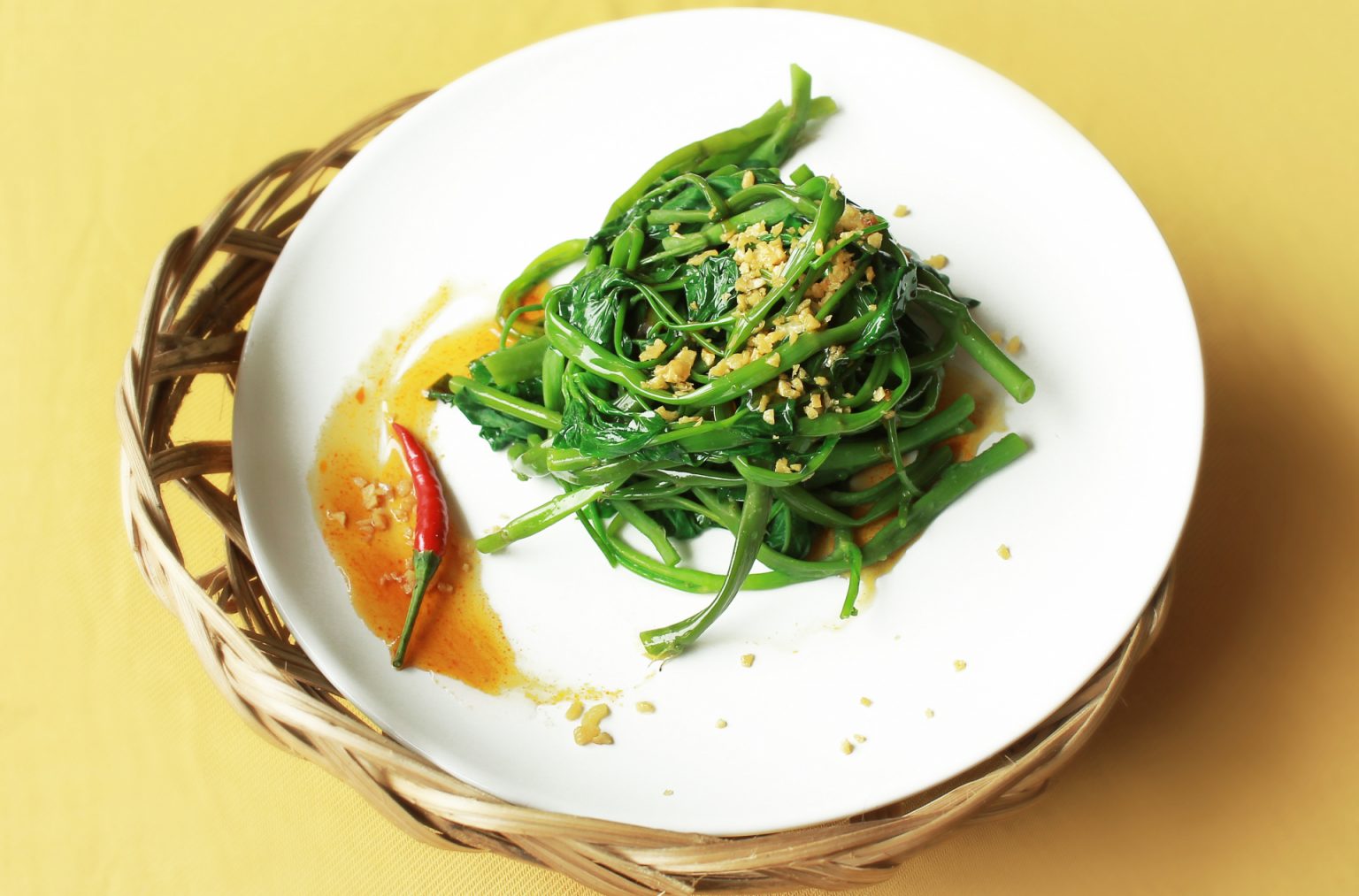 Cách Làm Nộm Rau Muống Ngon Giòn, Không Bị Chát