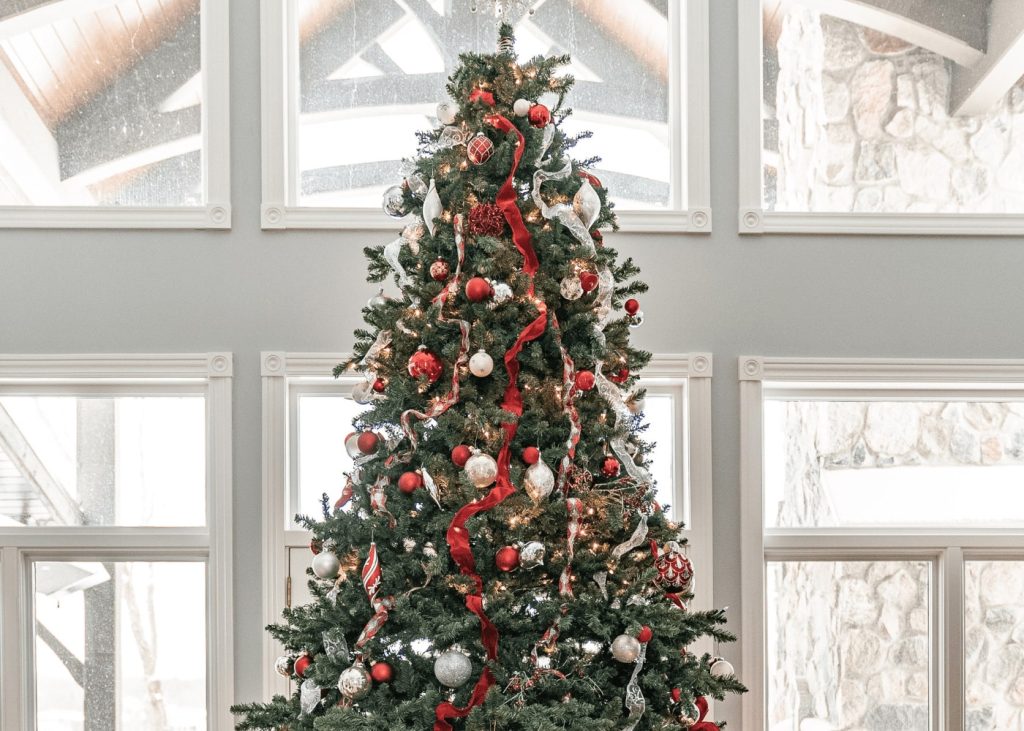 50 Cách Trang Trí Cây Thông Noel Đẹp Ấn Tượng Nhất 2023