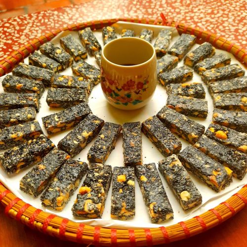 Cách Làm Kẹo Vừng Đen Giòn Tan Thơm Bùi Cực Dễ